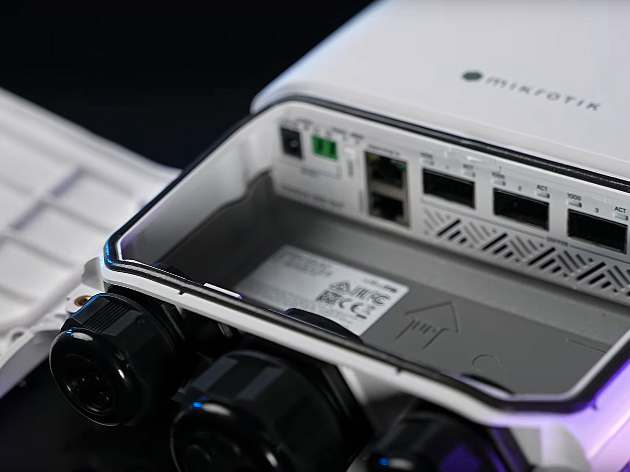 The new CRS504-4XQ-OUT device from MikroTik!